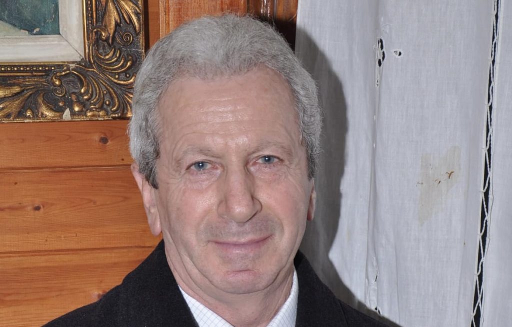 Spiro Xhavara, ushtaraku që po bën emër si shkrimtar në Greqi – Tirana ...