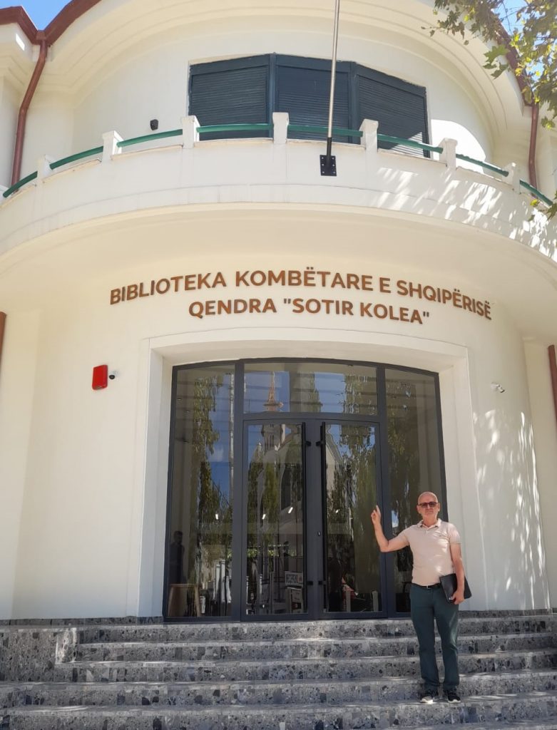 Një vizitë te“Sotir Kolea”, qendra e librave të rrallë! – Tirana Diplomat