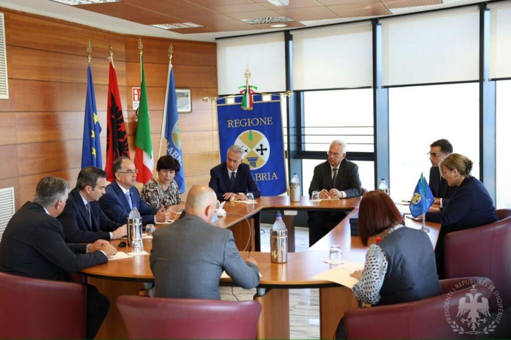 Begaj në Kalabri: Investitorët italianë ta shohin Shqipërinë si portë ...