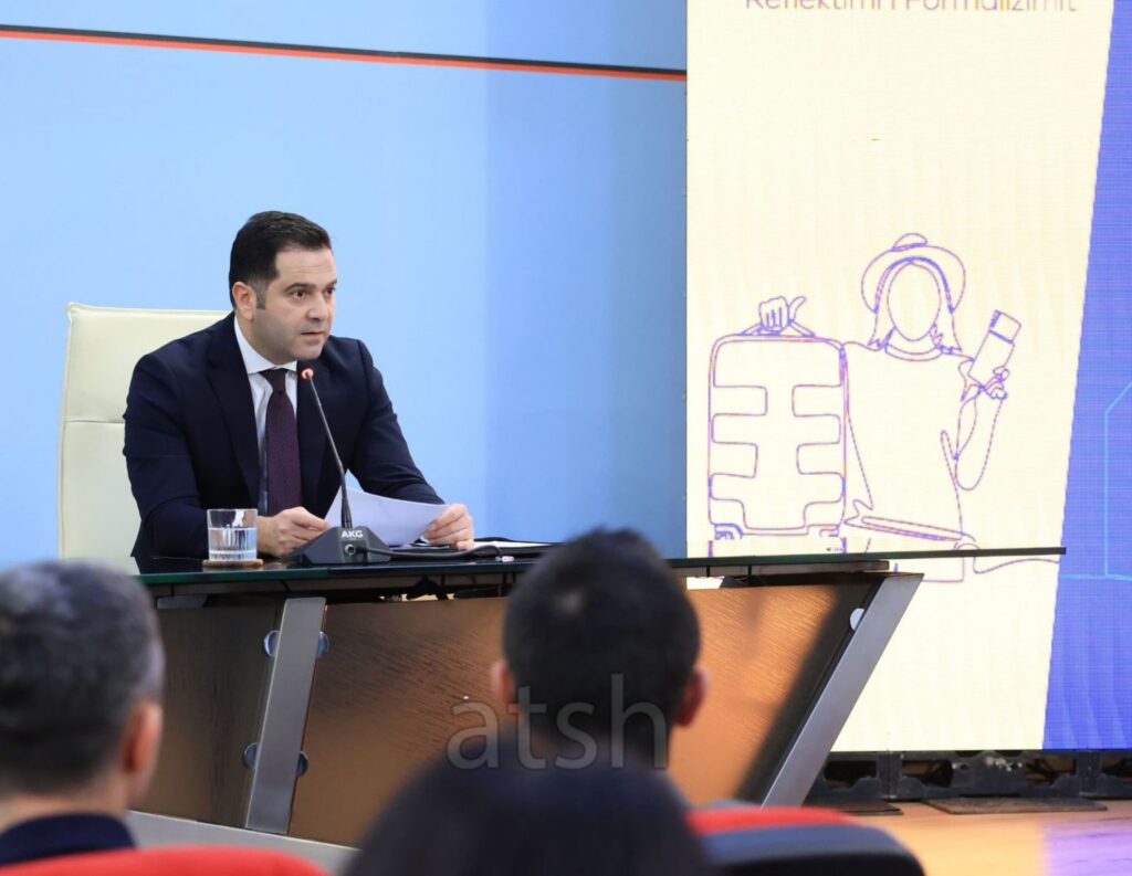Malaj: U reduktua në 7 % numri i kompanive të ndërtimit me paga të ...